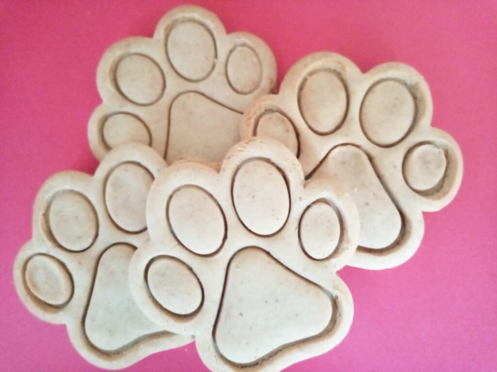 Large Nutty Paw Biscuits x4 (personalised) - The Tartan Paw